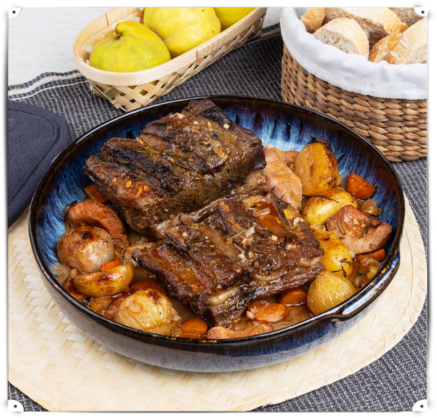 Aba Vitela no forno com batatinhas e marmelos assados | Mercado da Carne